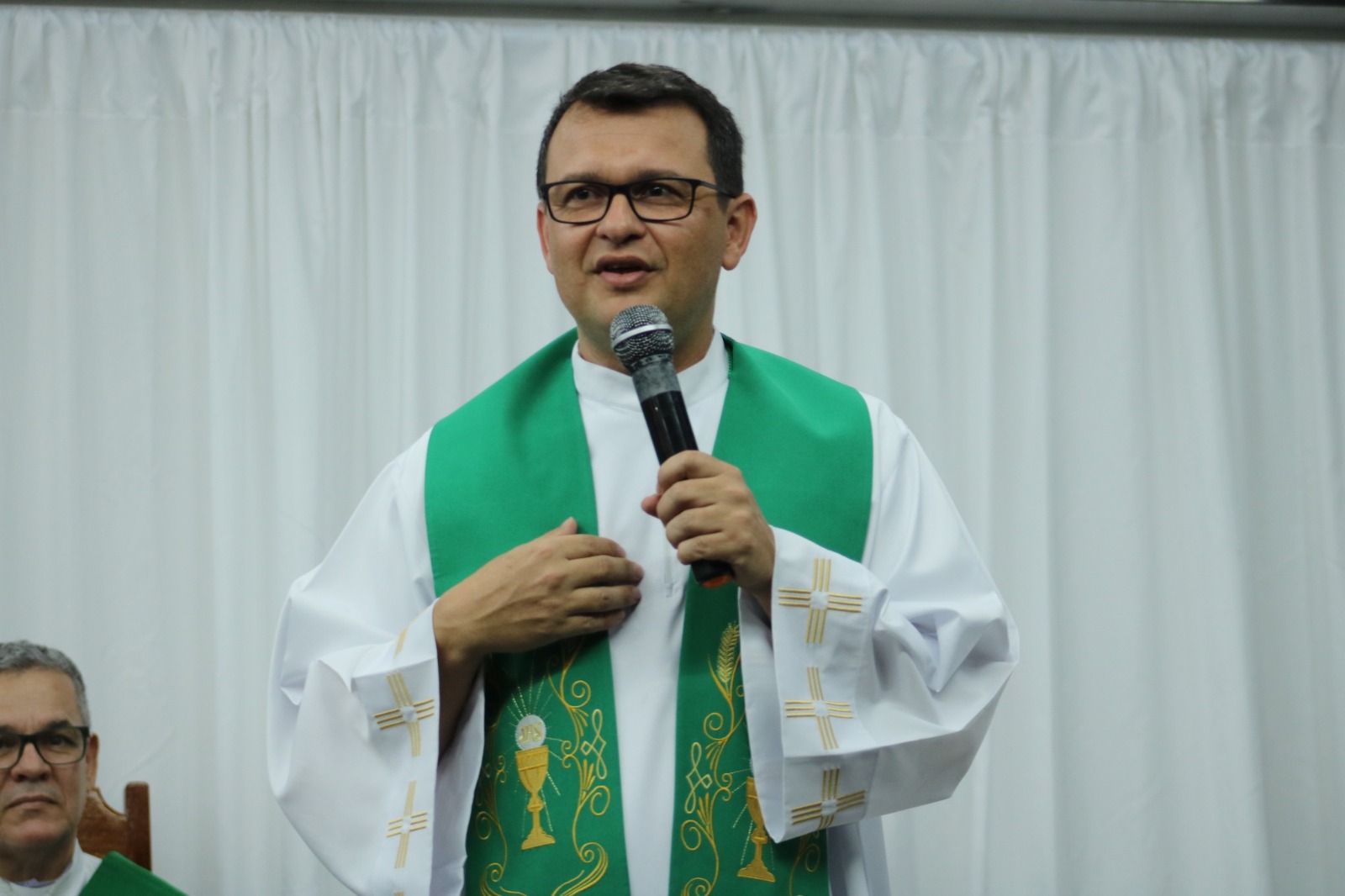 Padre Cleverson é apresentado como vigário na paróquia São José de ...